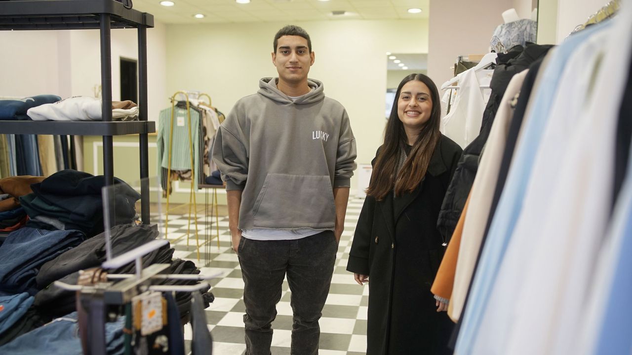 Una venezolana abre su propia tienda de ropa en Celanova con prendas ...