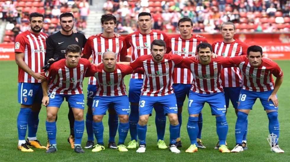 El Sporting jugará de viernes en Barcelona