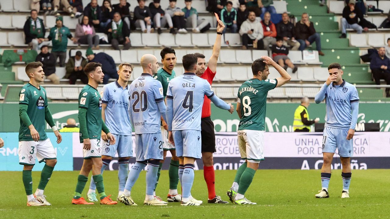 El árbitro de VAR advirtió a Cid Camacho que revisara la entrada de ...