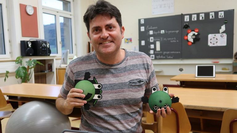 Emilio Neira: Un apasionado docente que ha creado un universo propio ...