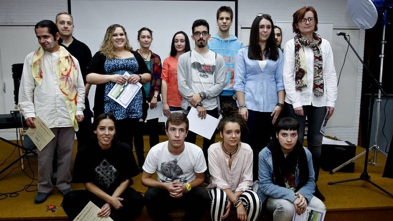 La Escola Ramón Falcón celebra su patrón con arte