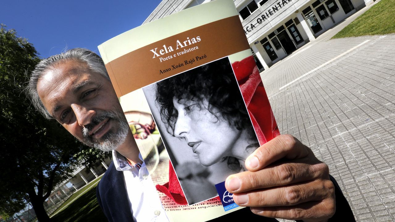 Xela Arias, para estudantes e máis alá