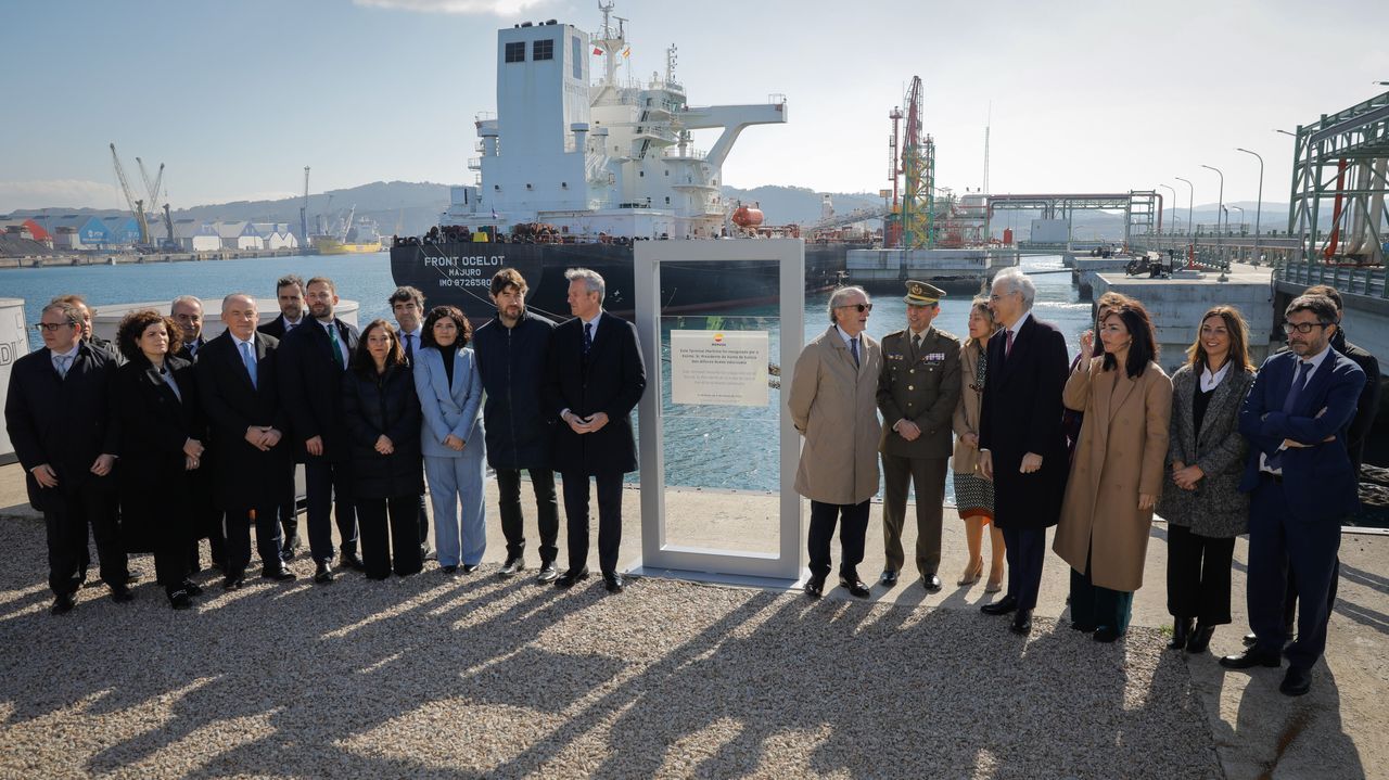 Repsol inaugura su terminal en Langosteira con la descarga de 15.000 ...