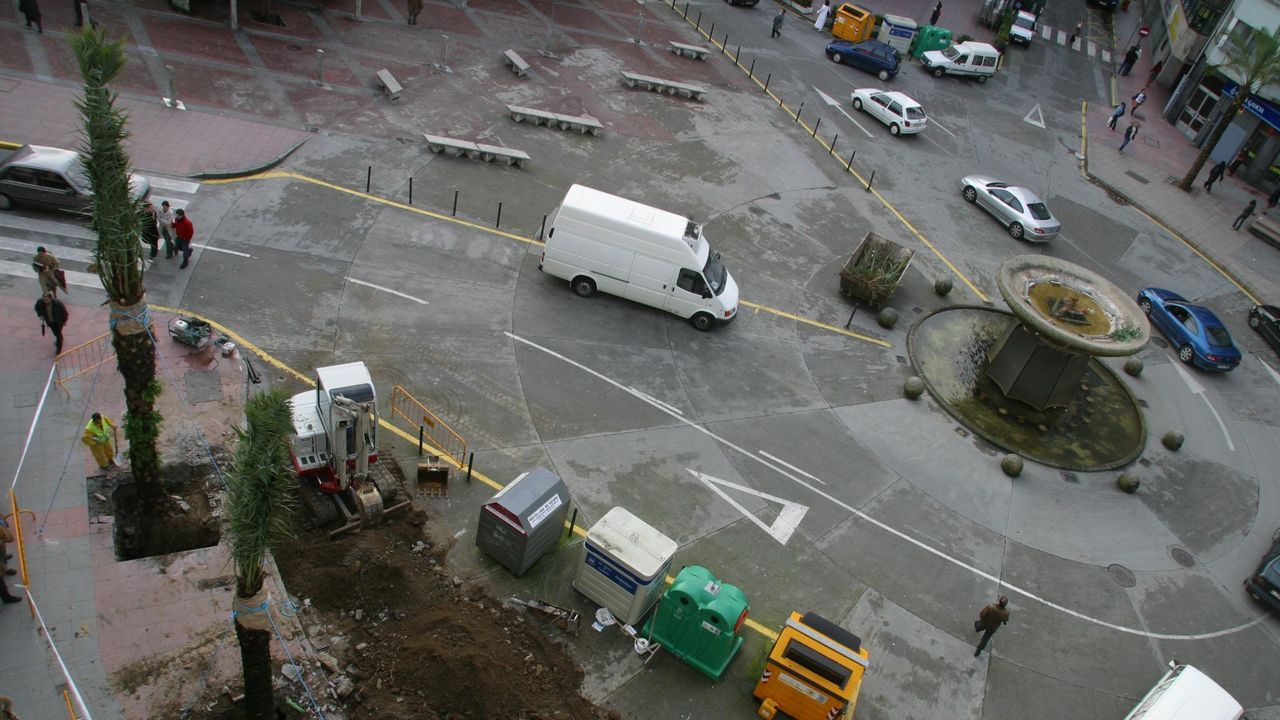 Hemeroteca | 2002 | Revisan el estado de 300 viviendas en la Praza Roxa