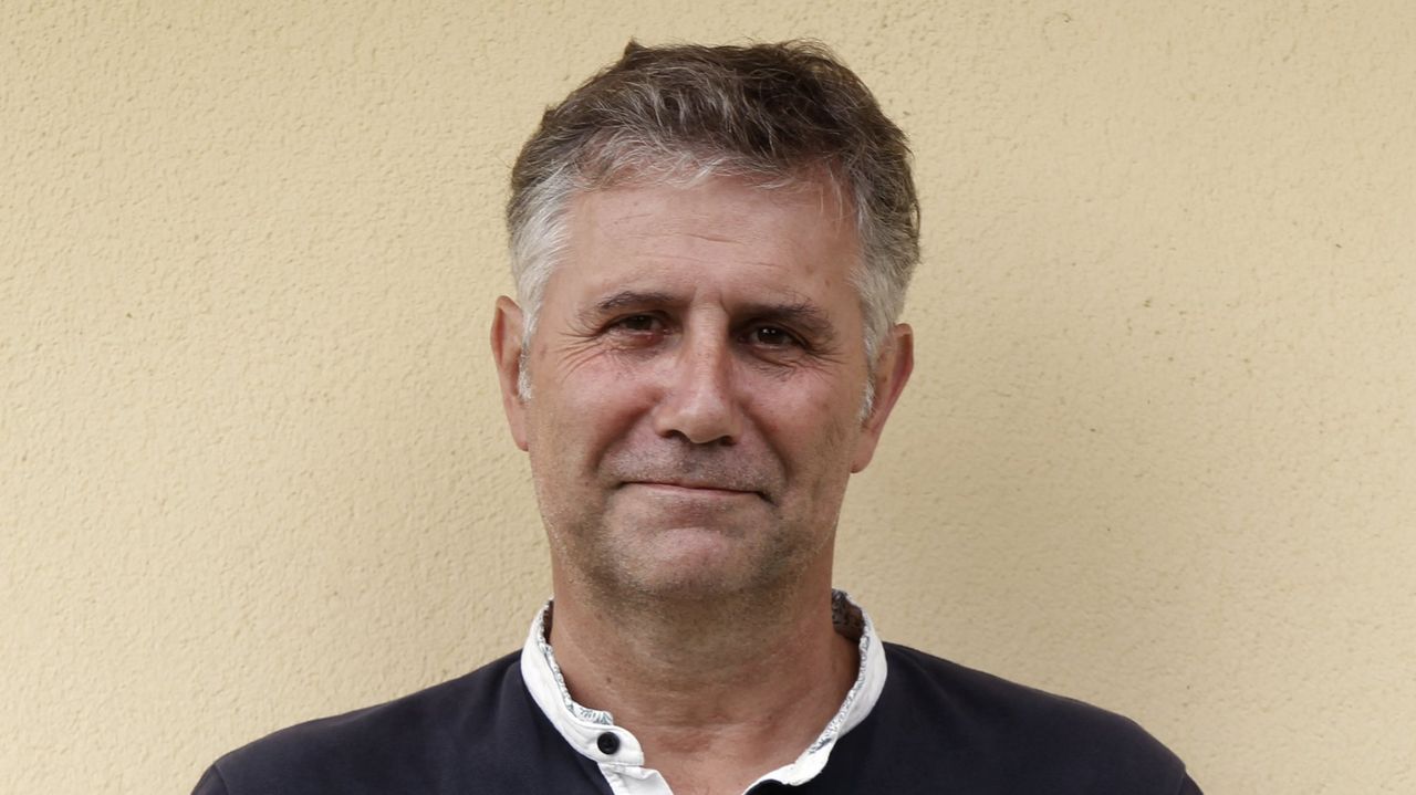 Charla debate con Lourenzo Fernández Prieto en Ribadeo: «Non á guerra»