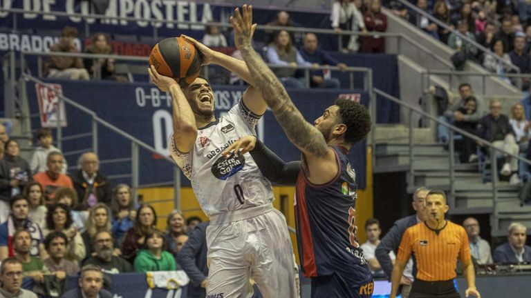 Jordan Howard ata la cuarta victoria del Obradoiro en una segunda ...