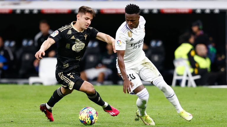 Medrano debutó con el primer equipo del Celta jugando como lateral derecho