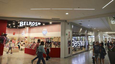 Belros estrena espacio en Odeón como «la tienda de chuches más ...