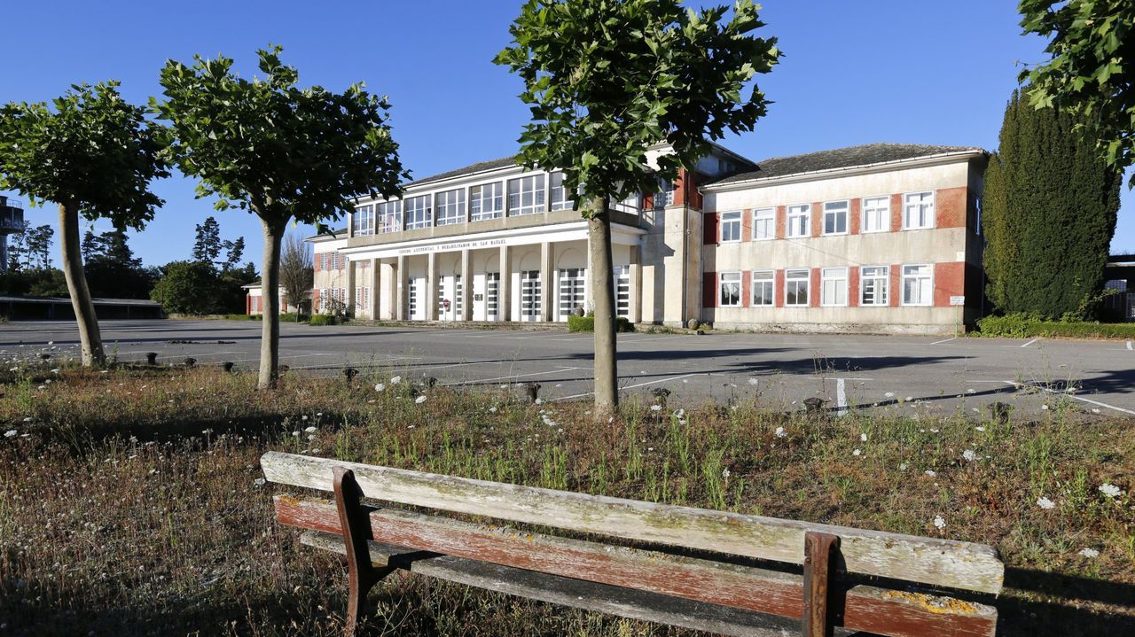 Los vecinos de Castro de Ribeiras de Lea envían un escrito al Concello para exigir mejoras ...