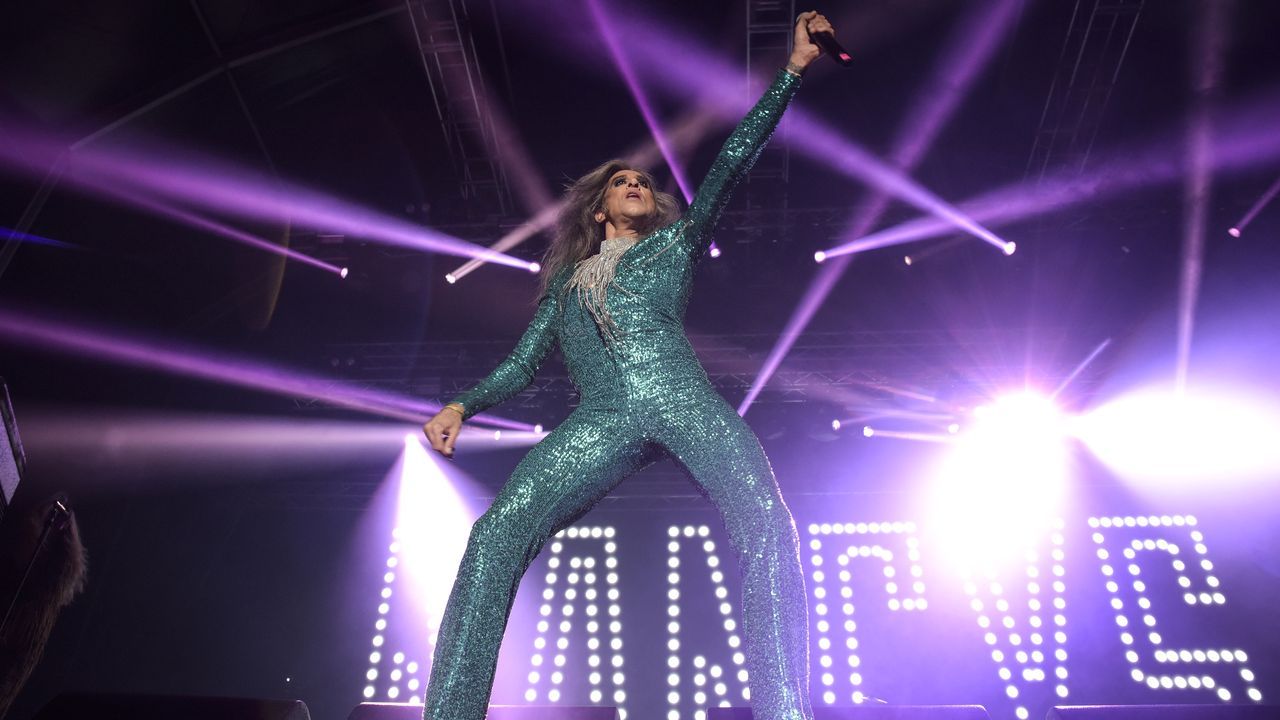 Alaska cata el rosé de Martín Códax y Los Planetas, un chiringuito de A ...