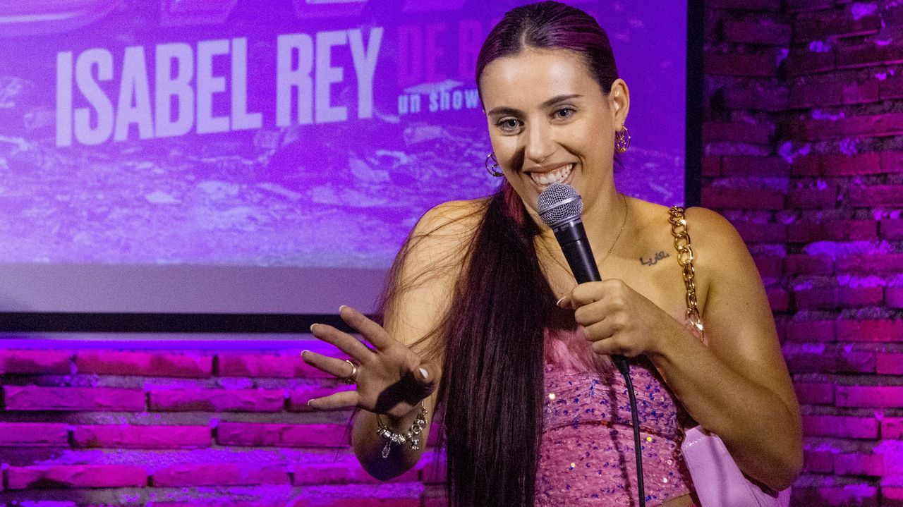 Isabel Rey, humorista: «Tuve un accidente de moto y ahí dije: «Se me va ...