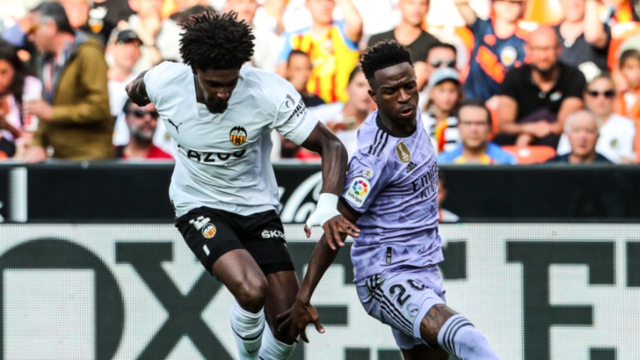 Thierry sobre lo que hizo Vinicius en Mestalla: «No está bien porque tiene que respetar al ...