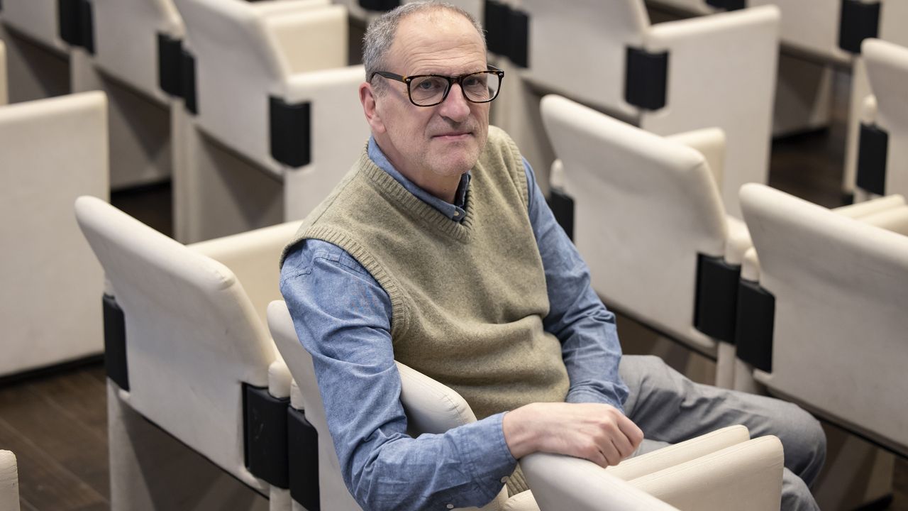 Javier Sáez dice la IA es una amenaza para la ilustración: «Puede ...