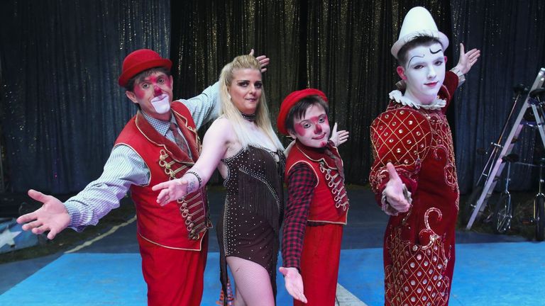 Más funciones del circo Coliseo