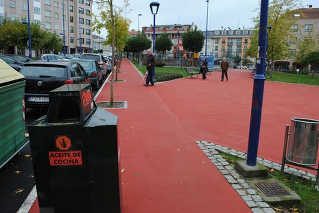 La plaza de Europa de O Burgo luce nueva imagen