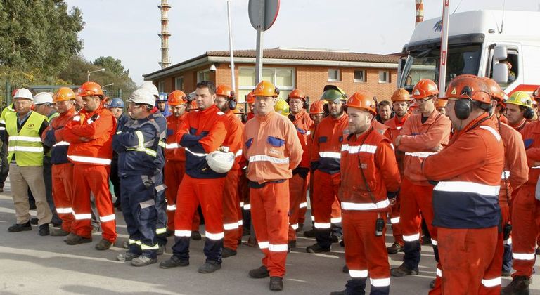 Trabajadores de Celsa Atlantic se concentran en solidaridad con sus compañeros de Cardiff