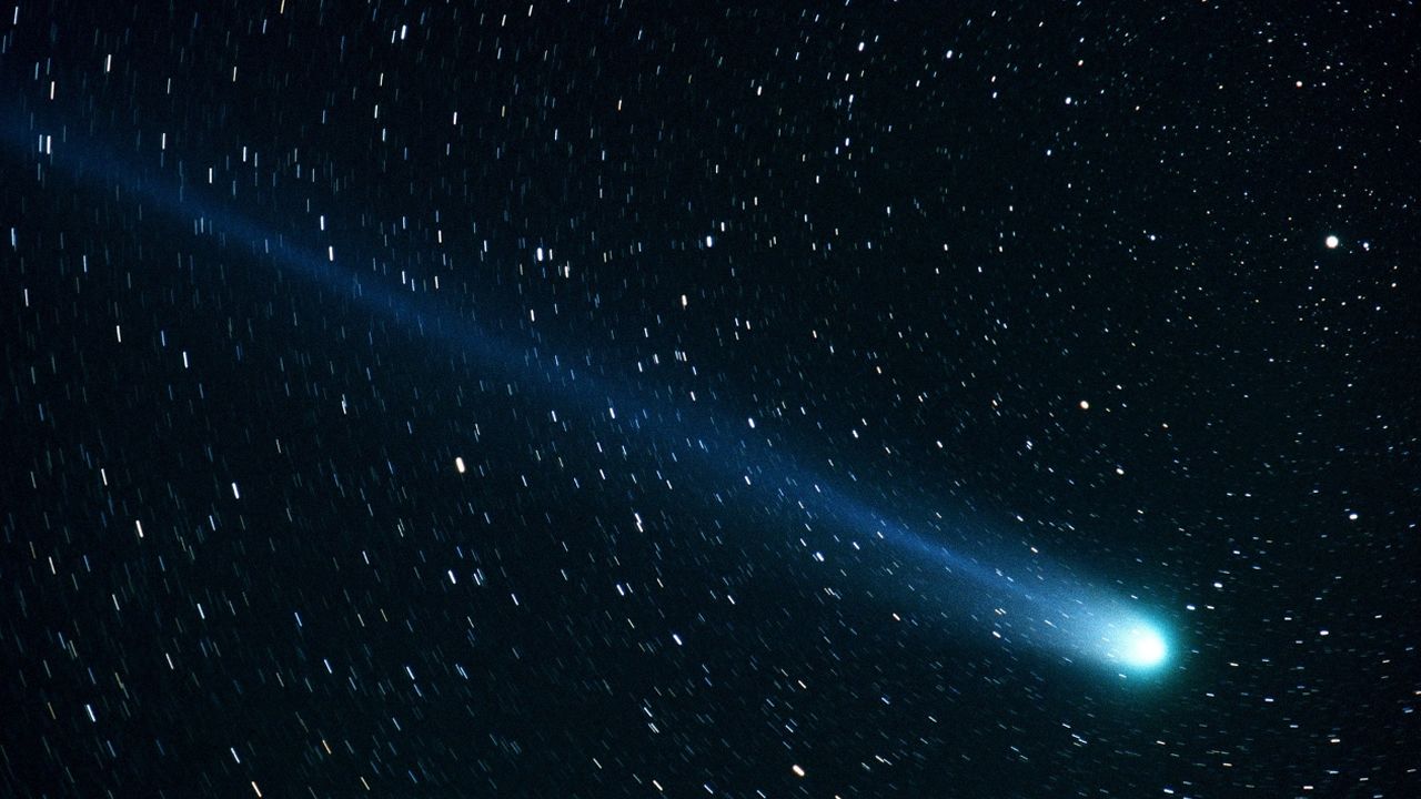 Un fragmento del cometa Encke impacta contra la atmósfera en el sur de ...