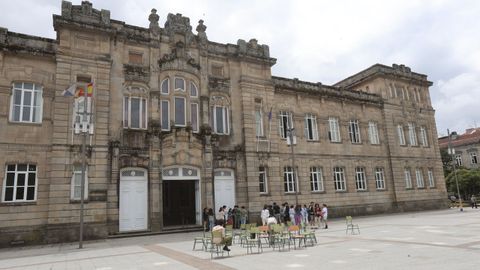 Daniel Mejuto, director del IES Valle Inclán: «Pese ás obras imos ...