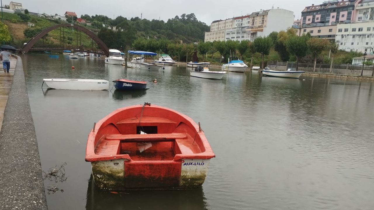 Rescatan a los tripulantes de una embarcación que quedó varada en el ...