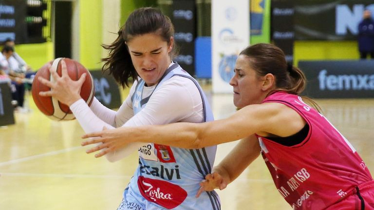 Celia García brilla con seis triples en el cómodo triunfo del Celta: 77-45