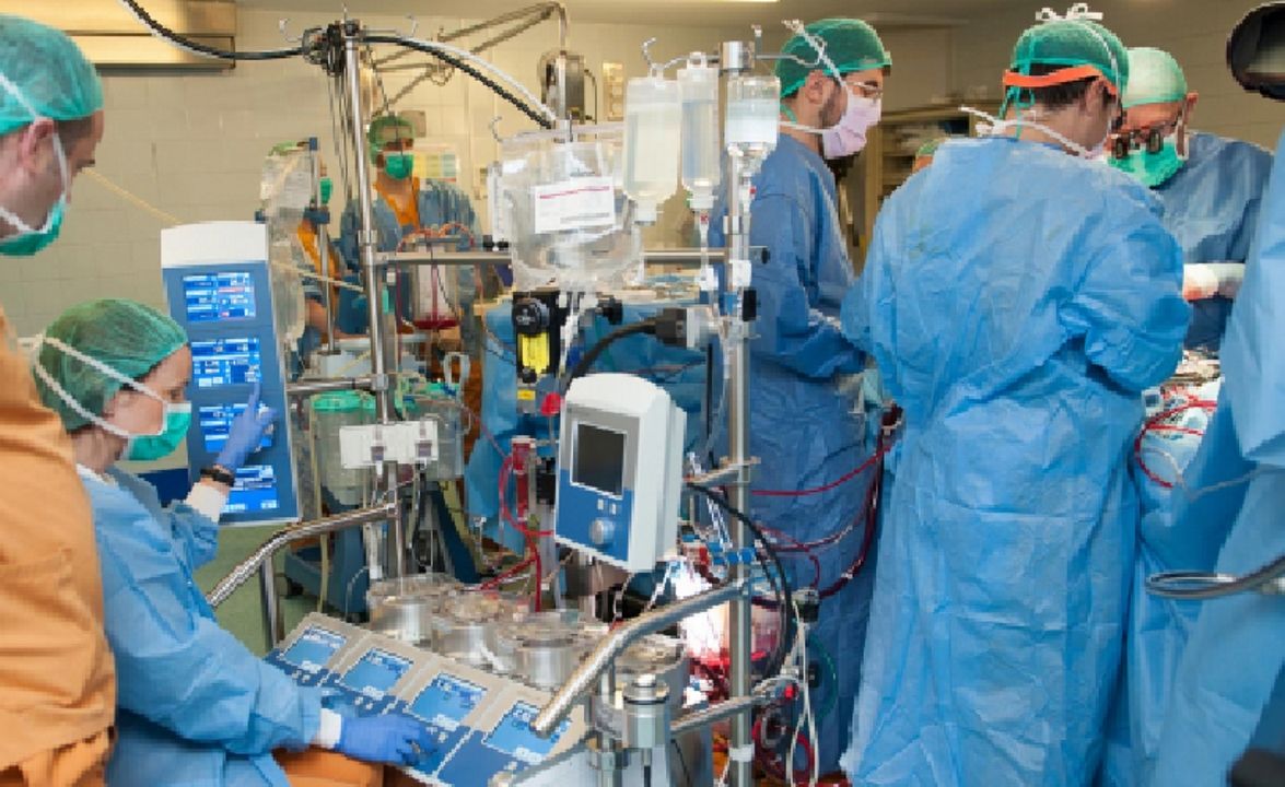Implantan un corazón artificial total, el segundo caso en España que se ...