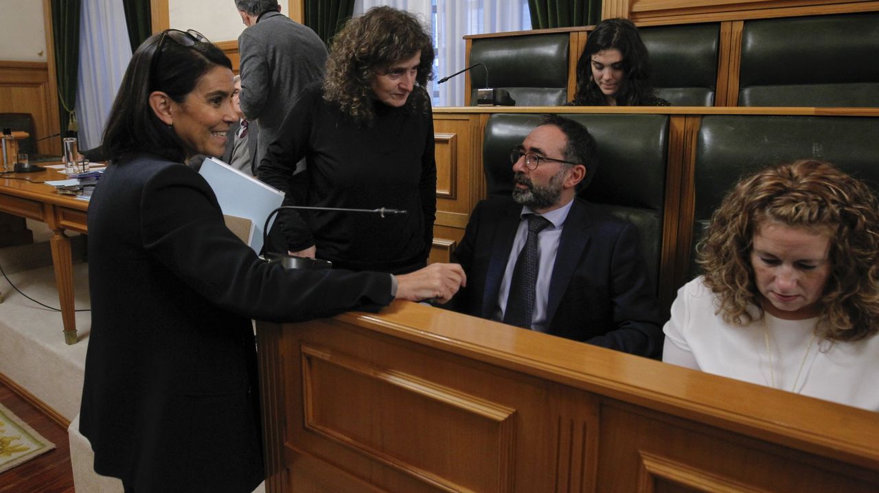 Ana Sabel deja el Concello de Santiago, lo que dará entrada de nuevo a ...