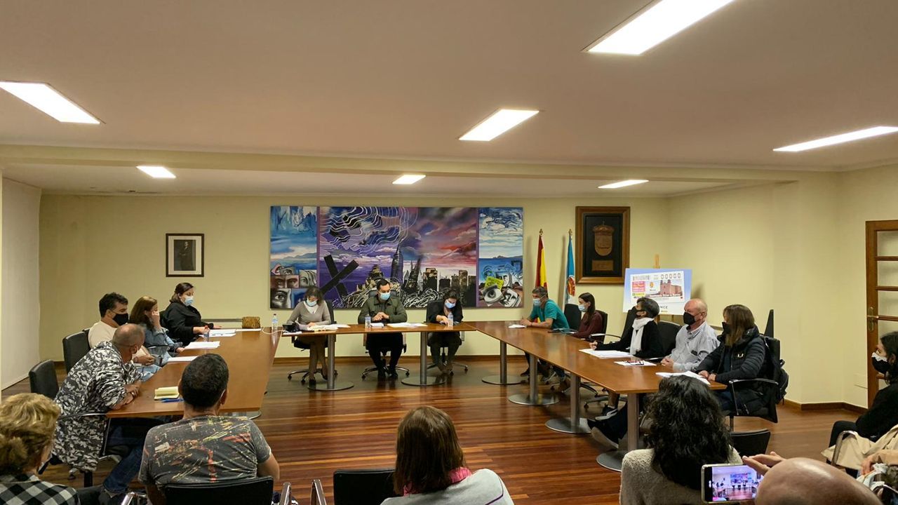 El menguado gobierno muxián saca adelante sus propuestas «porque a ...