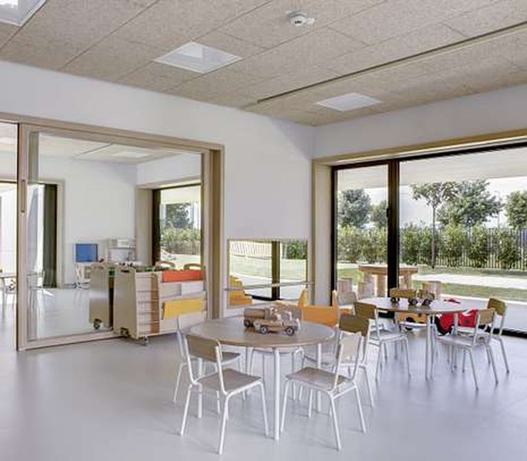 Melide estrena la escuela infantil creada por la Fundación Amancio Ortega