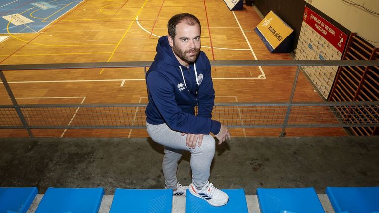 Adrián Alves, entrenador del Rotogal Boiro: «Se echa de menos la ...