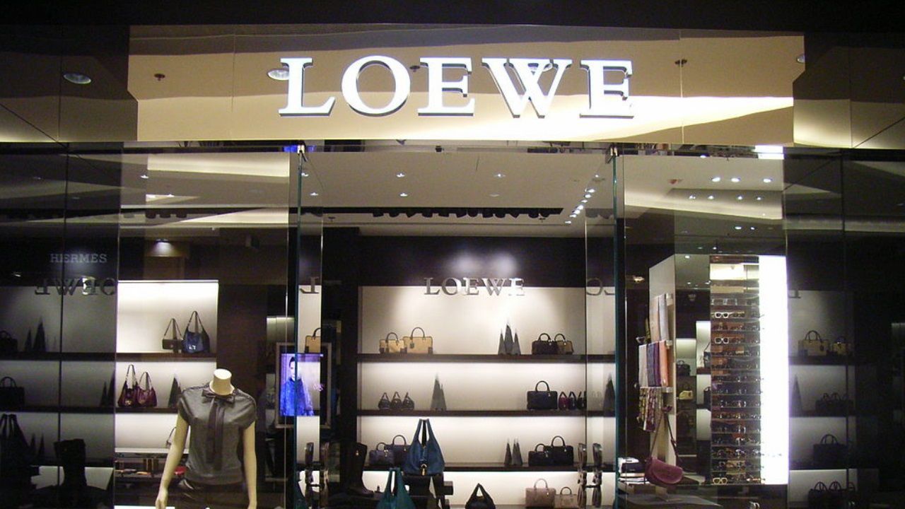 Loewe es la única firma española entre las 50 de lujo más valiosas del ...