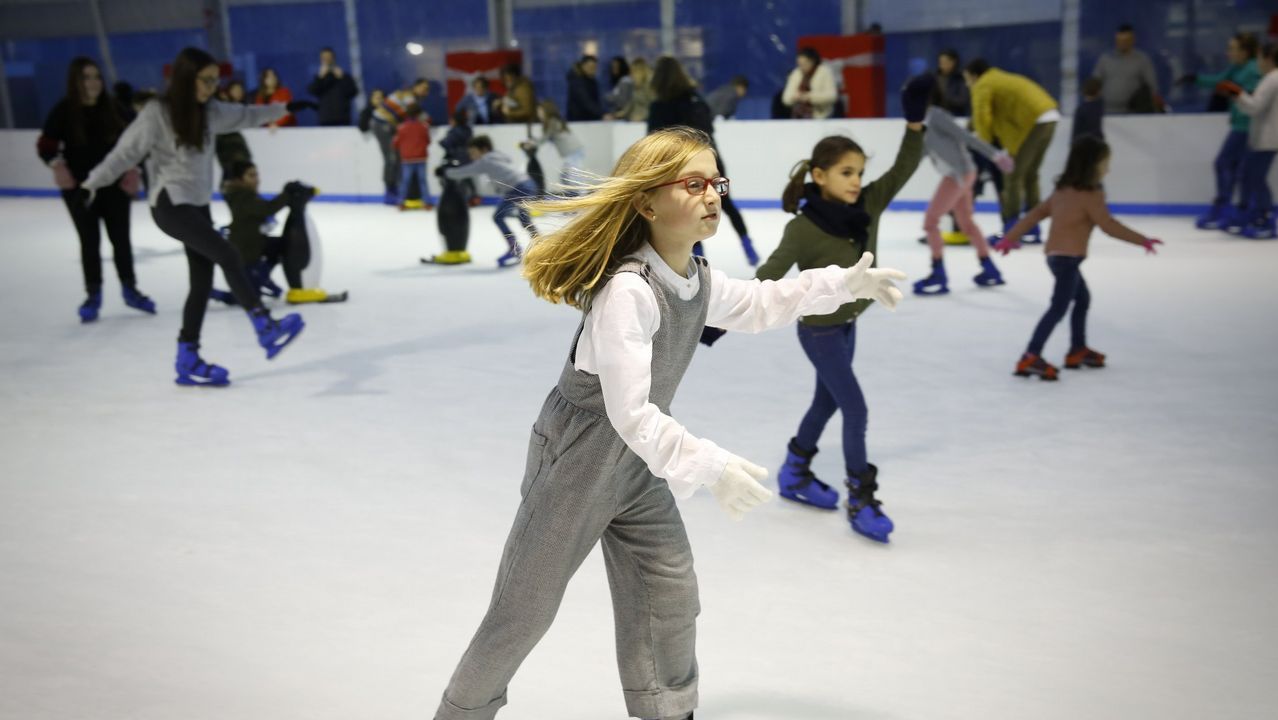 Abierta la pista de patinaje sobre hielo