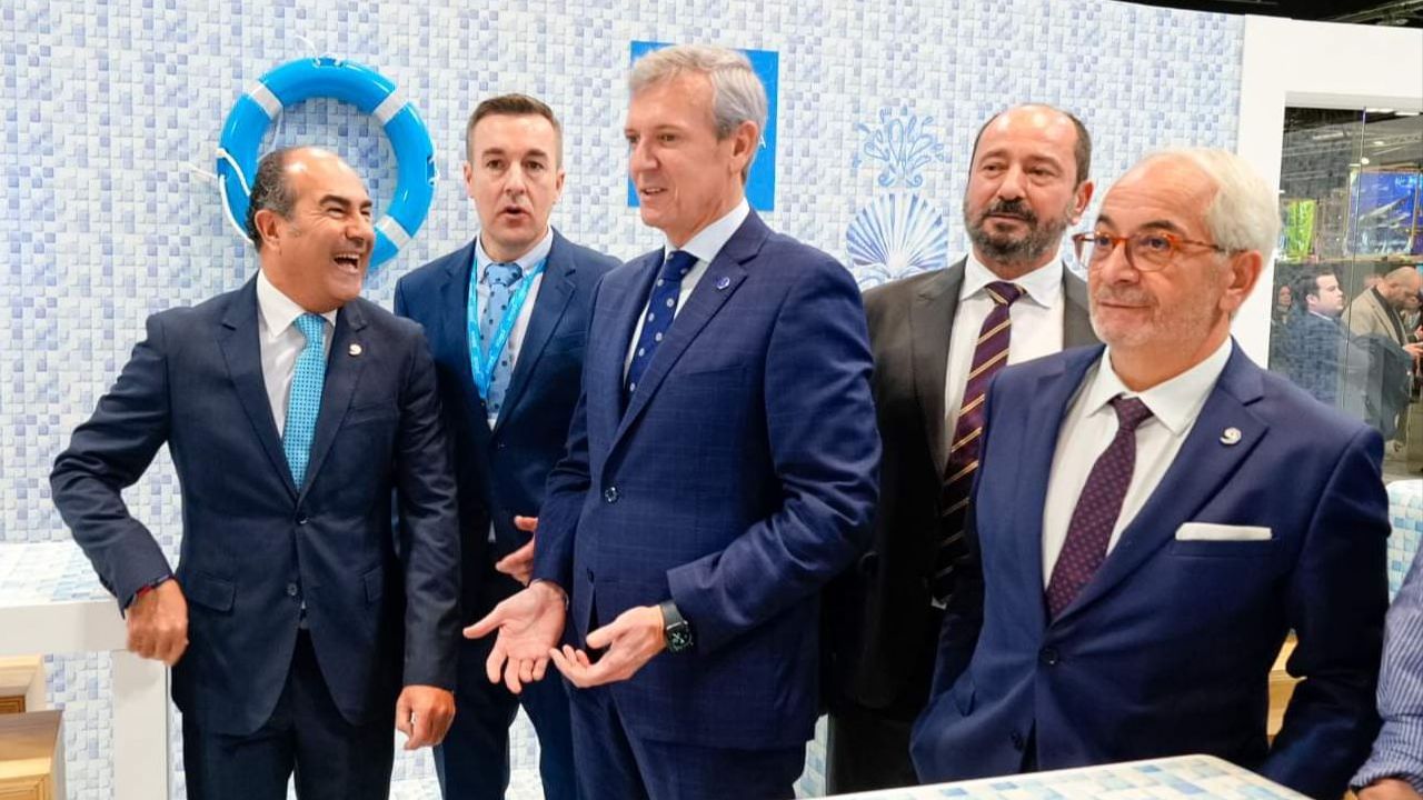 El ceense Picallo, candidato al Parlamento, promocionó Galicia en Fitur