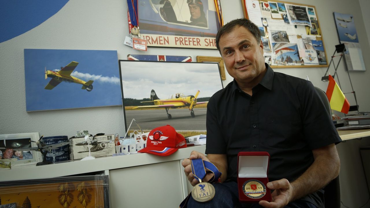 Manuel Rey, Coco, vuela en cualquier posición