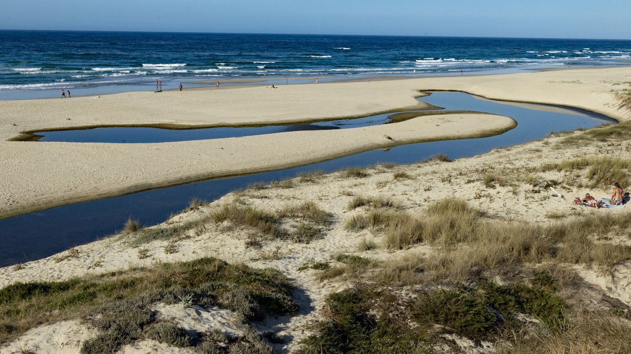 El río de Razo ya no desemboca en el mar