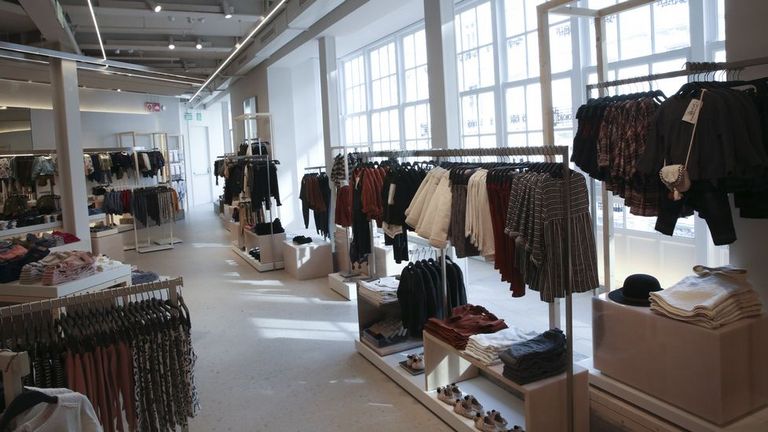 Inditex abre en A Coruña el Zara más histórico