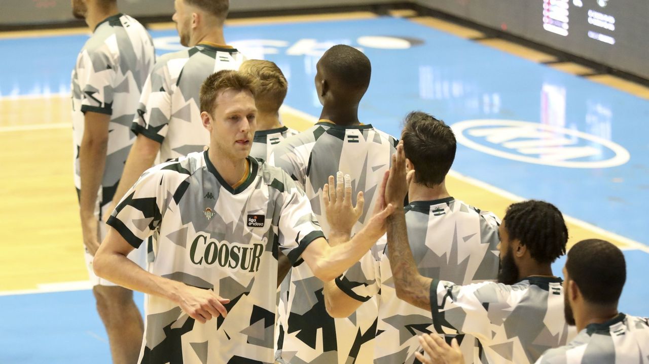 Nick Spires: «En el último mes hemos dado pasos adelante en nuestro juego»