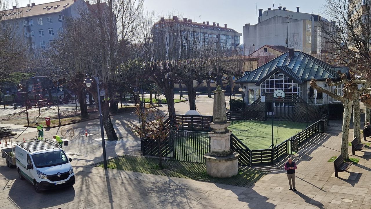 Nueva pista multideporte para la Praza do Concello de Carballo