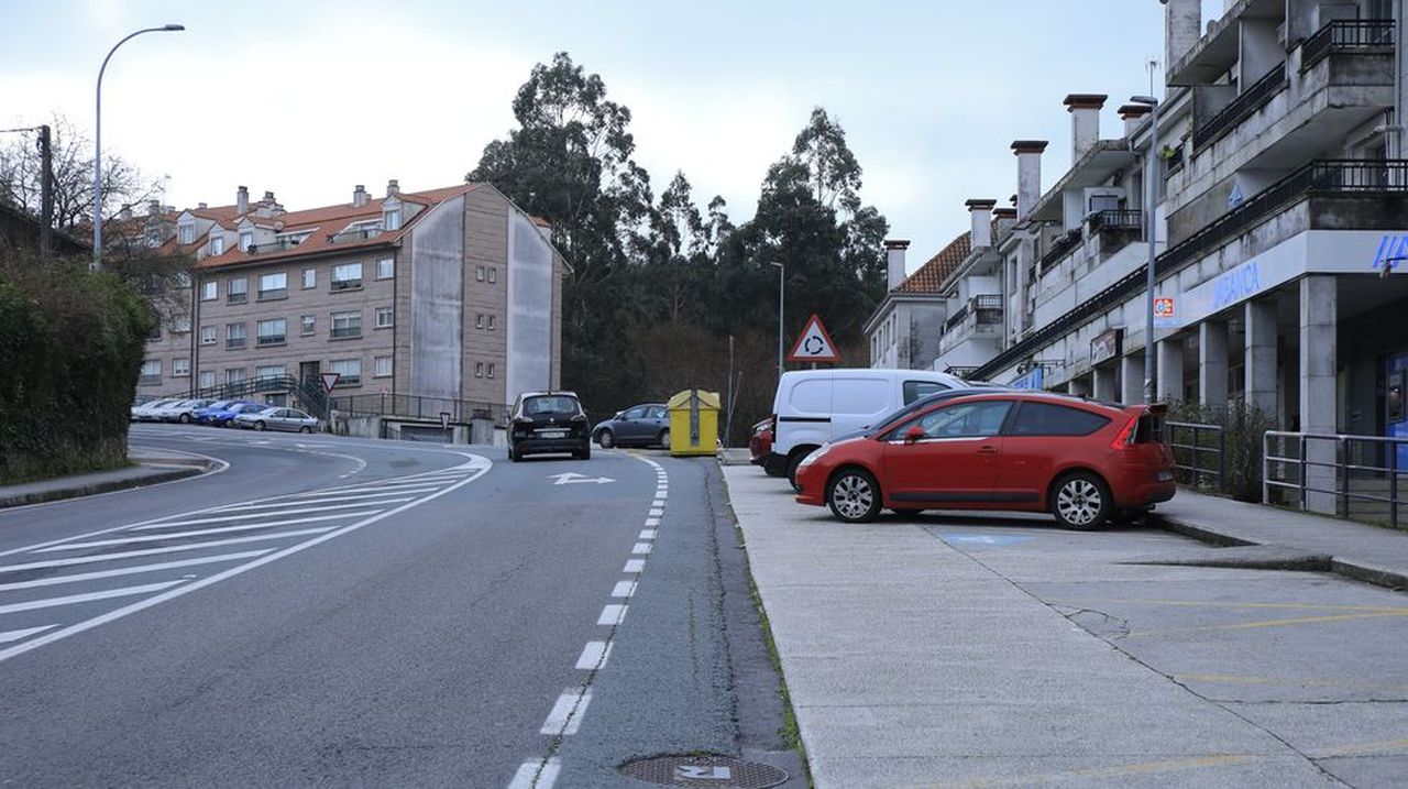 El PP vota contra modificar la reforma de paradas de autobús en Teo