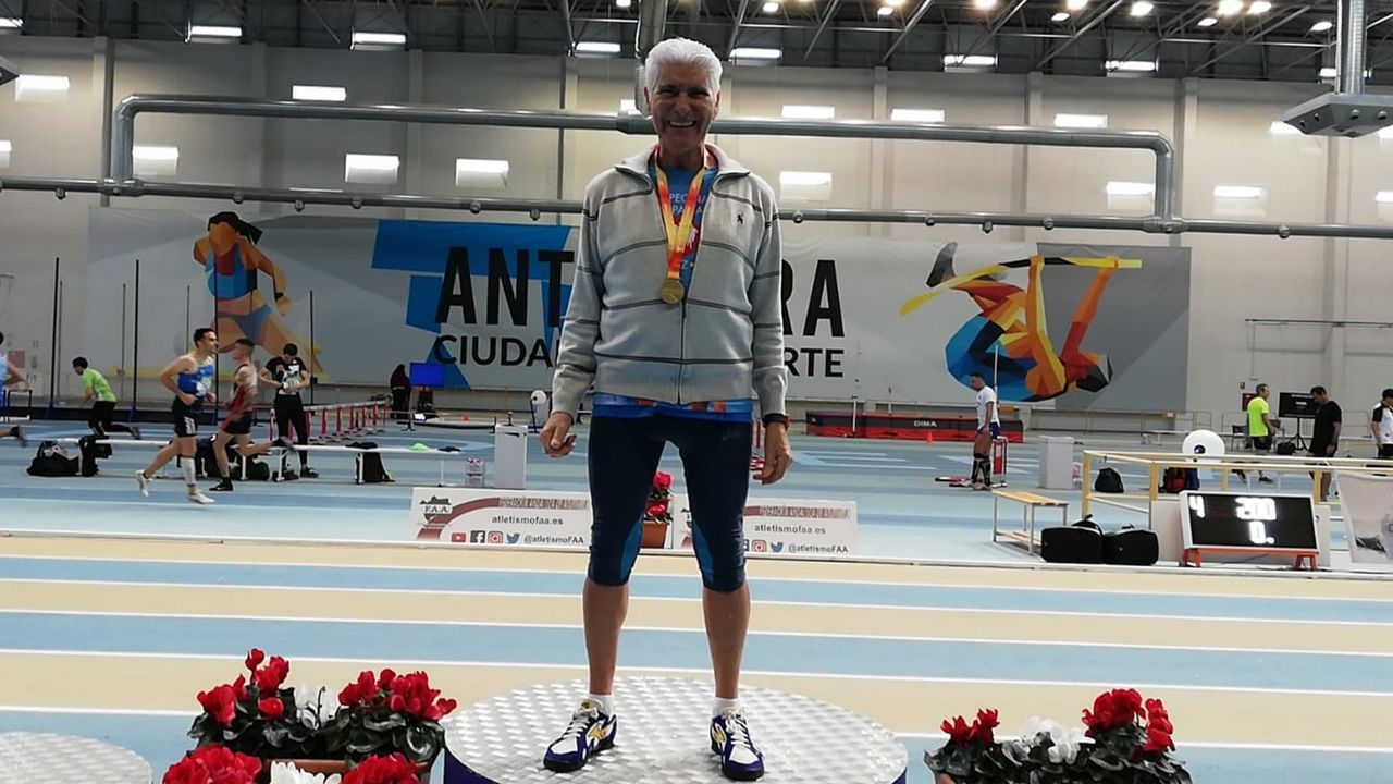 El atleta noiés Manolo Paz, campeón de España por partida doble