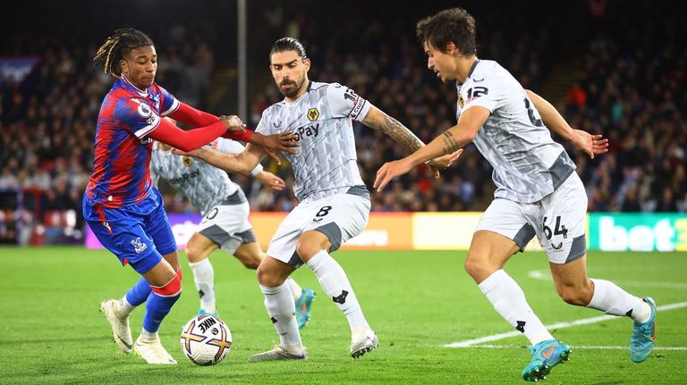 Hugo Bueno, jugador gallego de los Wolves: «Estoy encantado por debutar ...