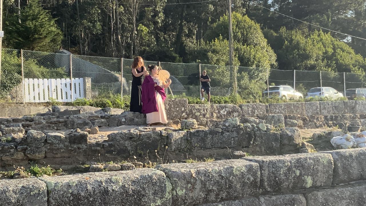 Y Adro Vello se convirtió en un improvisado teatro en el que ...