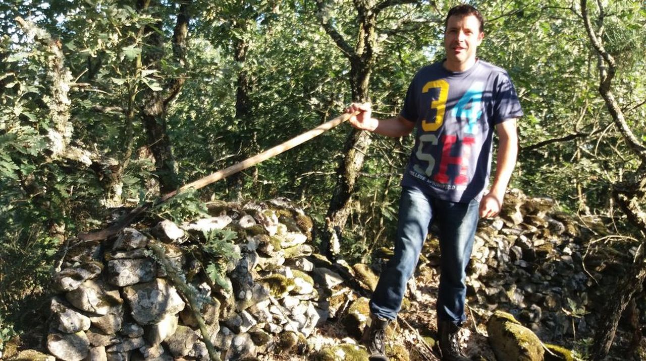 Vecinos de Xinzo rescatan de la maleza un castro celta