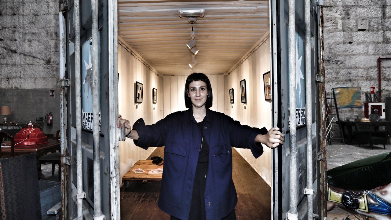 La ourensana Bego Piñón crea arte a través de las tradición y el bordado