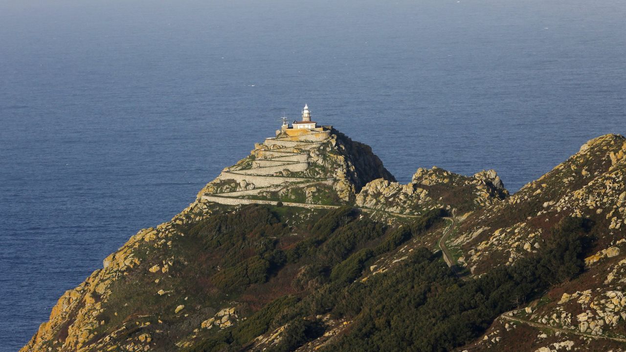 O Porto de Vigo fará un museo no faro das Cíes