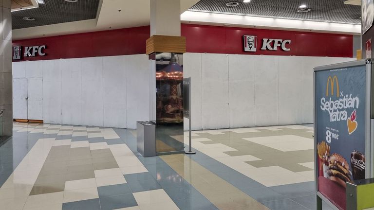 La cadena de pollo frito KFC aterriza en Ourense con 25 empleados