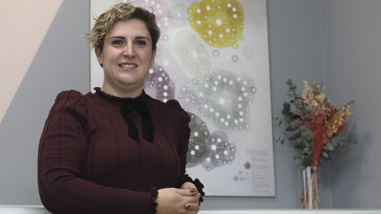 Eva Gil, psicoterapeuta: «Comprarle el iPhone a un niño es lo fácil ...