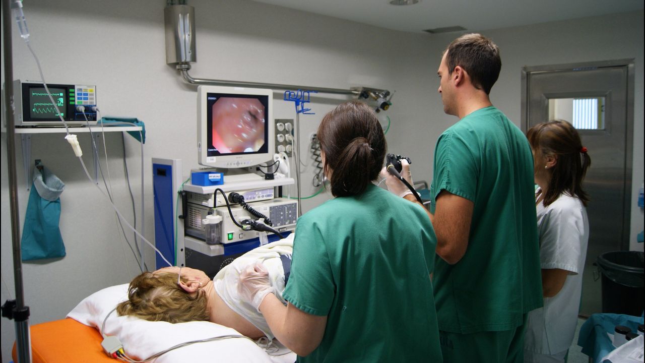 Los médicos de los centros de salud de Vigo podrán pedir colonoscopias