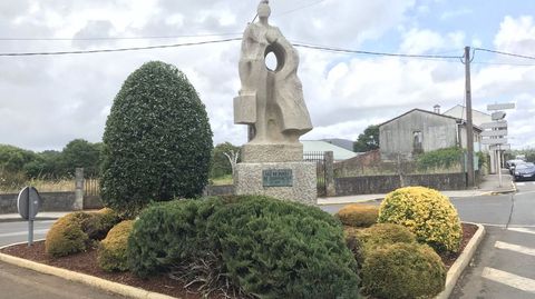 Val do Dubra homenajea a los emigrantes con música, títeres y una ...