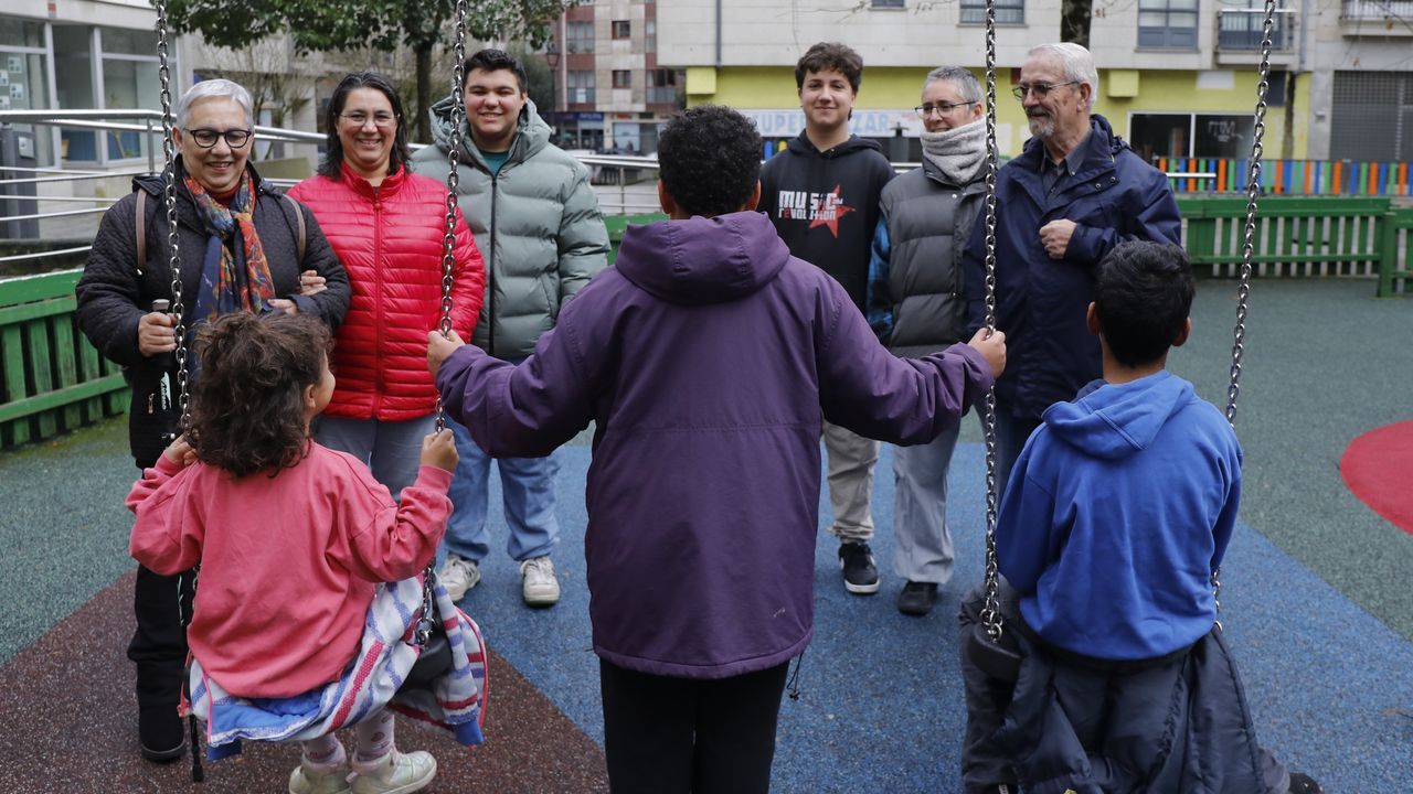 «Sin mi familia y las asociaciones, no podría tener a tres niños de ...