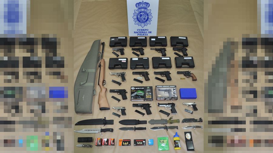 Un arsenal de armas de fuego simuladas en casa del policía ful que ...